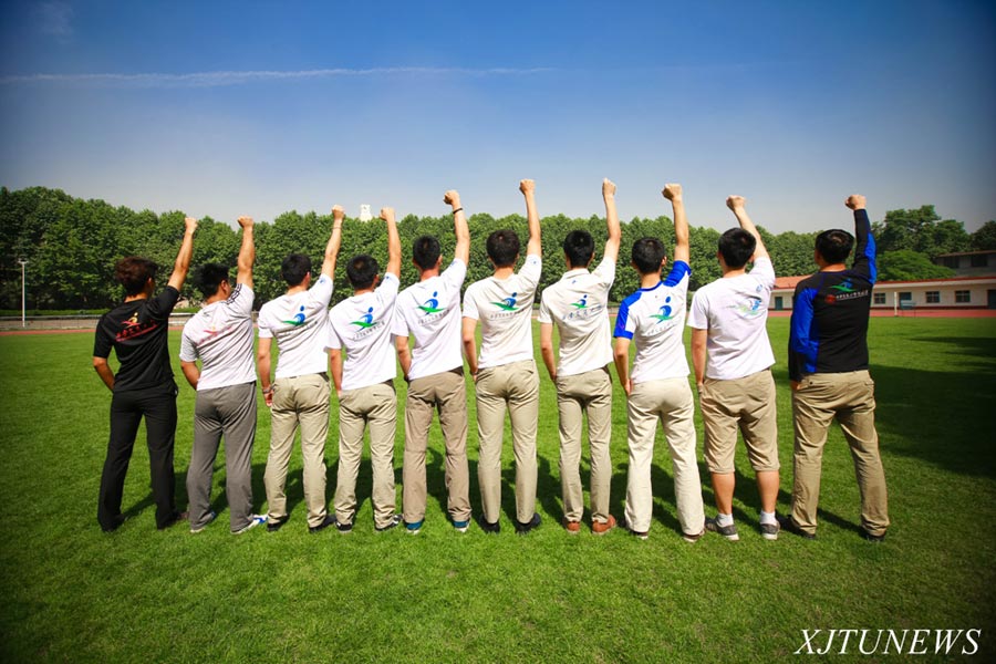 Graduation Photos of Students with Xi'an Jiaotong University | Study In ...